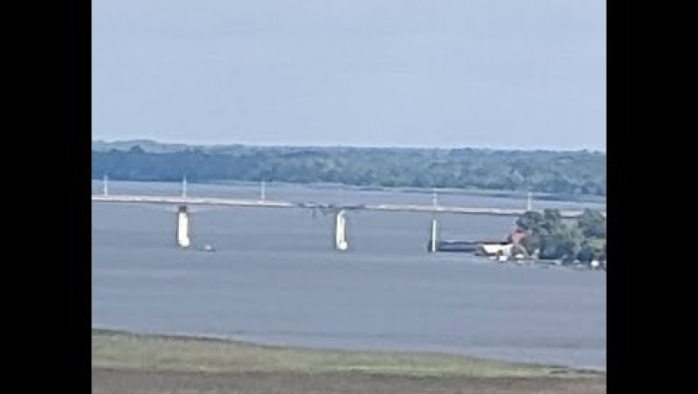 New Photo of the Antonovsky Bridge + Ukraine Claims Ferry Targeted ...