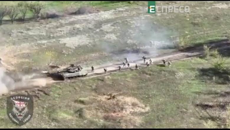 Dramatic moment 12 hungry Georgian wolves tore apart 16 Wagnerians ...